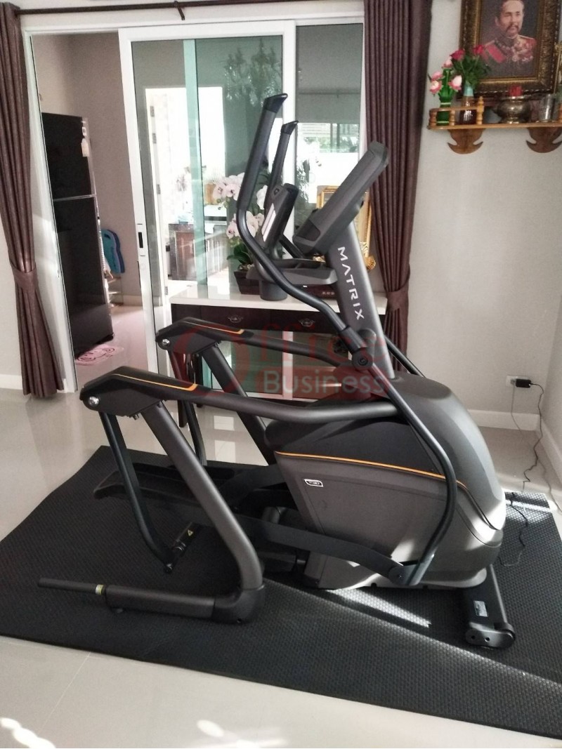 Matrix E30 XR Elliptical อุปกรณ์เครื่องใช้สำนักงาน เครื่องใช้สำนักงาน